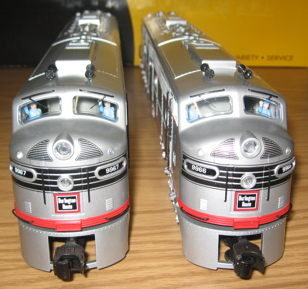 Grzyboski's Train Store: CB&Q Burlington E8 'AA' Diesel w/TMCC (used)