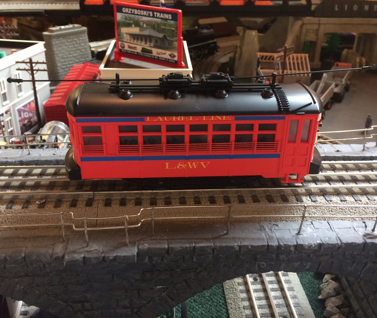 Grzyboski's Train Store: Laurel Lines L&WV Motorized Trolley (Exclusive)