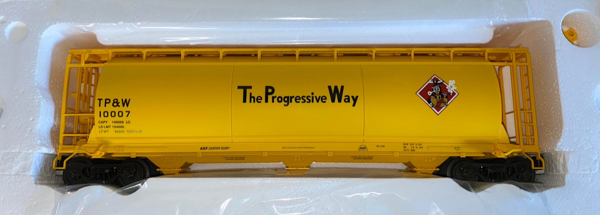 Grzyboski's Train Store: TP&W ACF 3-Bay Cylindrical Hopper #10007