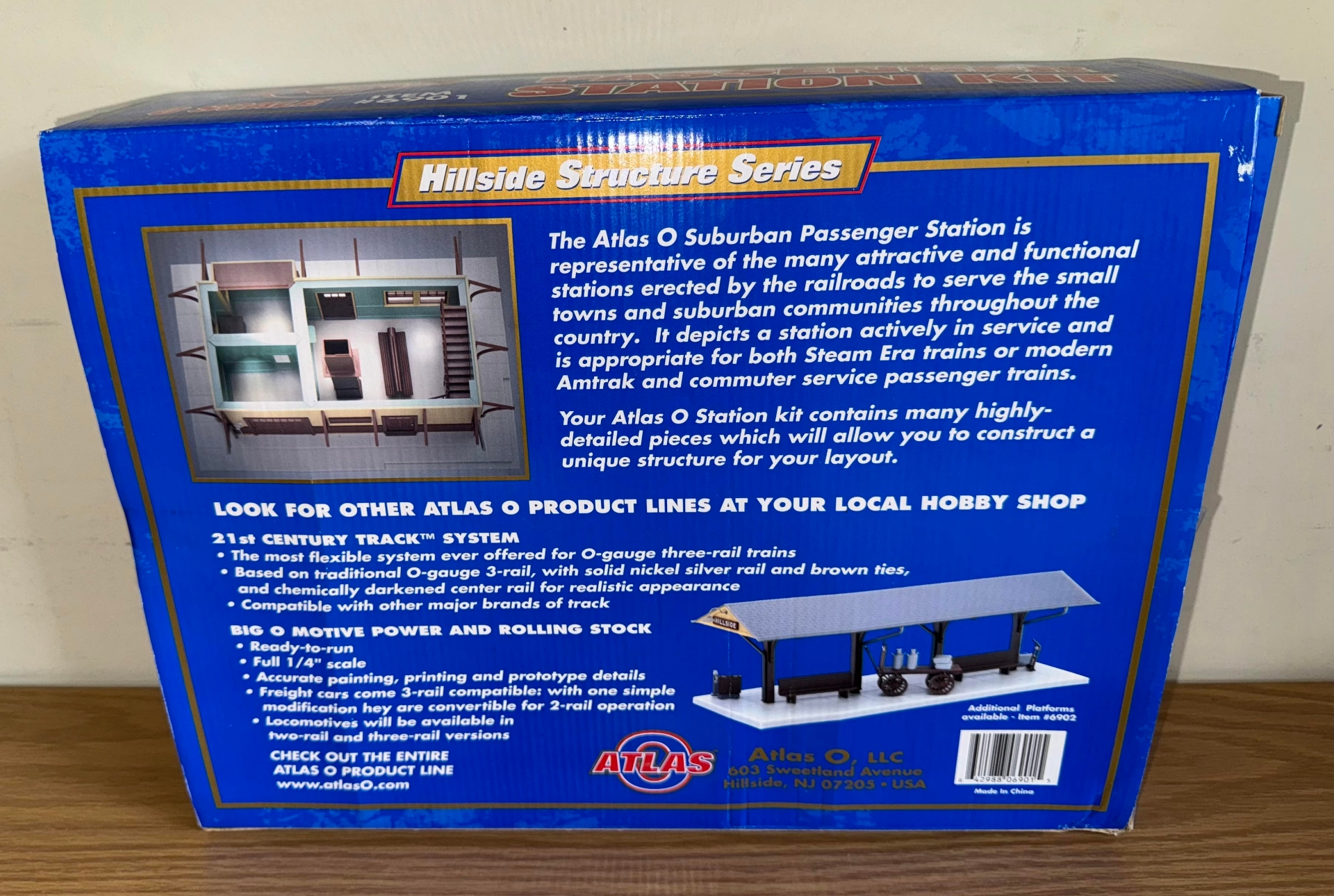 Grzyboski's Train Store: Suburban Passenger Station Kit