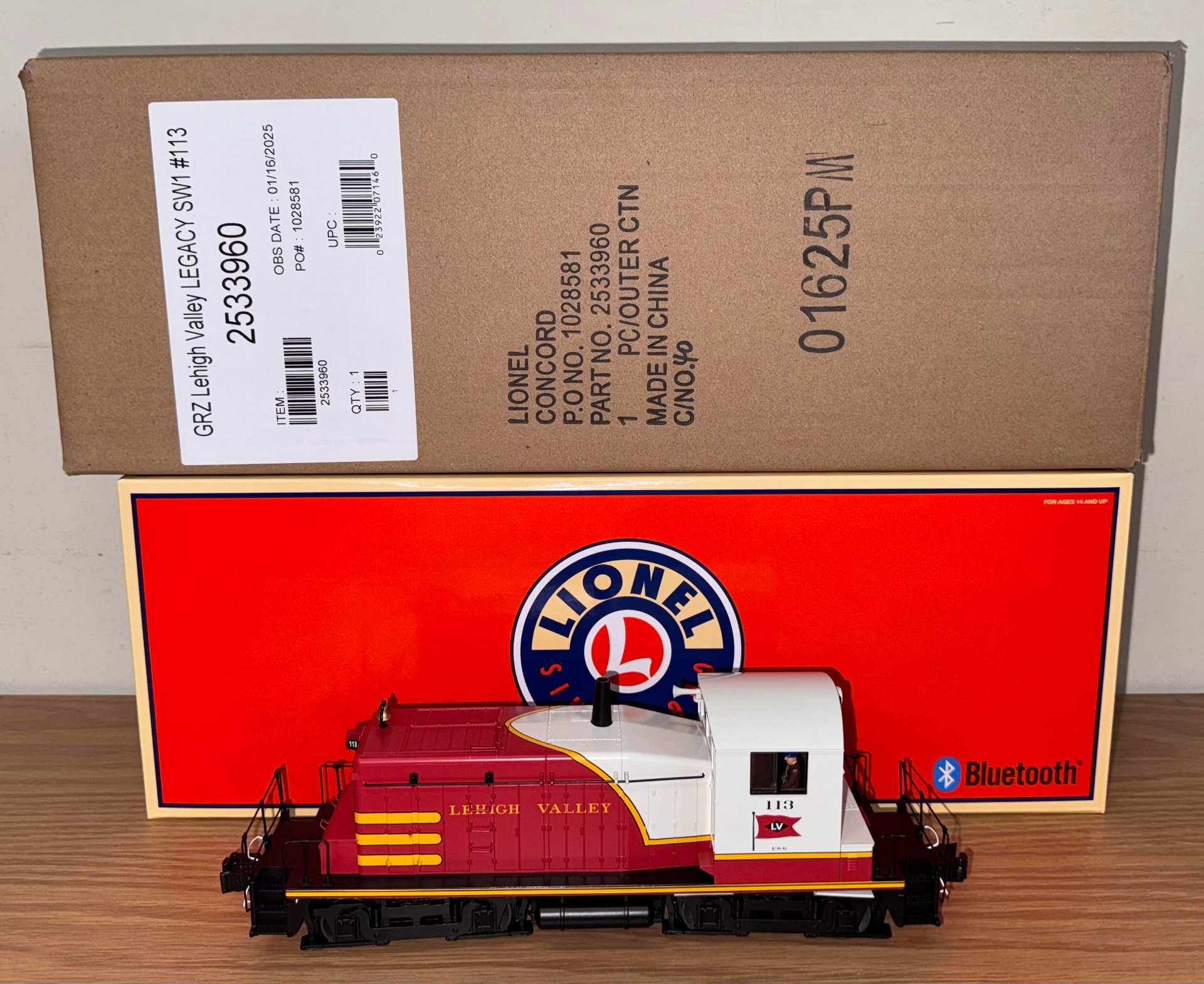 Grzyboski's Train Store: Lionel Lehigh Valley LEGACY SW1 Diesel #113