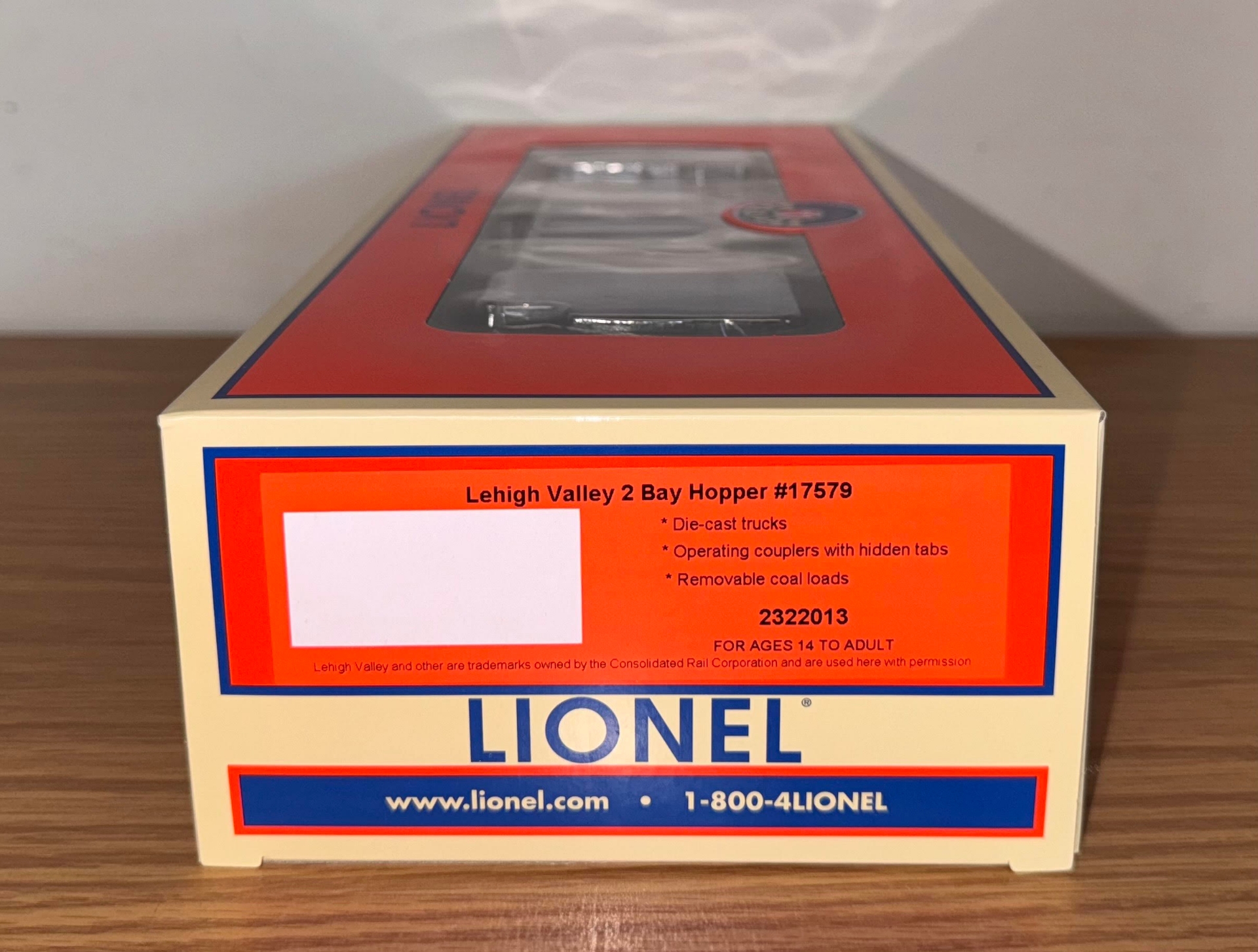 Grzyboski's Train Store: Lionel Lehigh Valley 2-Bay Hopper #17579