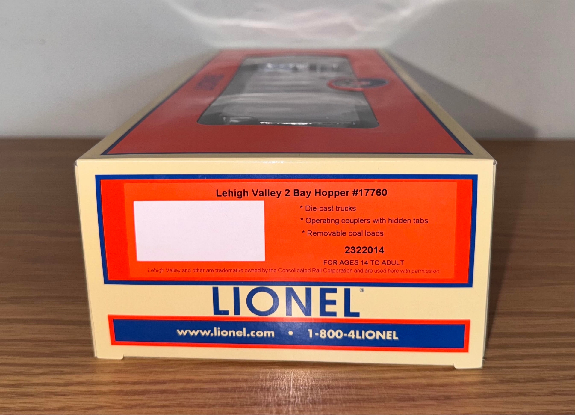 Grzyboski's Train Store: Lionel Lehigh Valley 2-Bay Hopper #17760