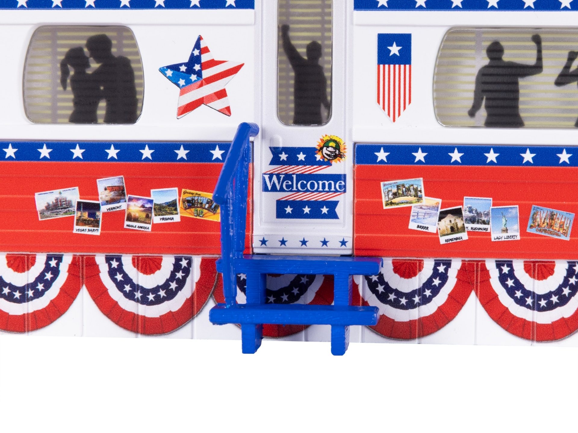 Grzyboski's Train Store: Lionel Patriotic Trailer Home