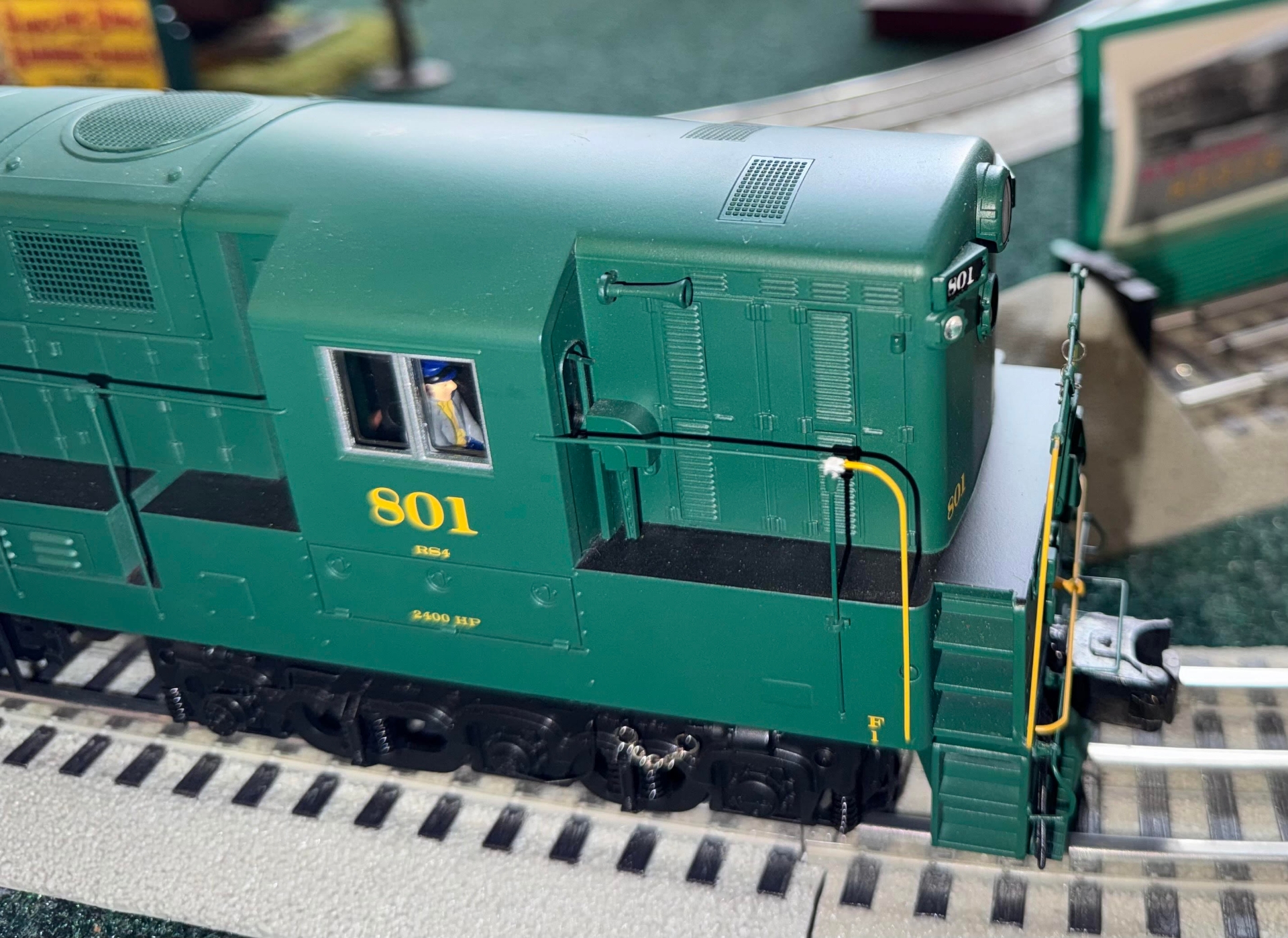 Grzyboski's Train Store: Lionel LEGACY Reading H-24-66 Trainmaster FM ...