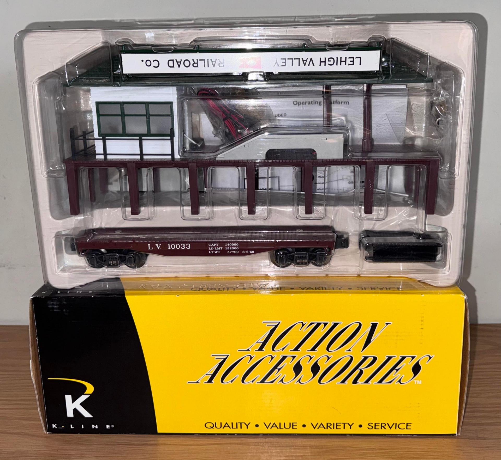 Grzyboski's Train Store: K-Line Operating Loading Platform w/ Lehigh ...
