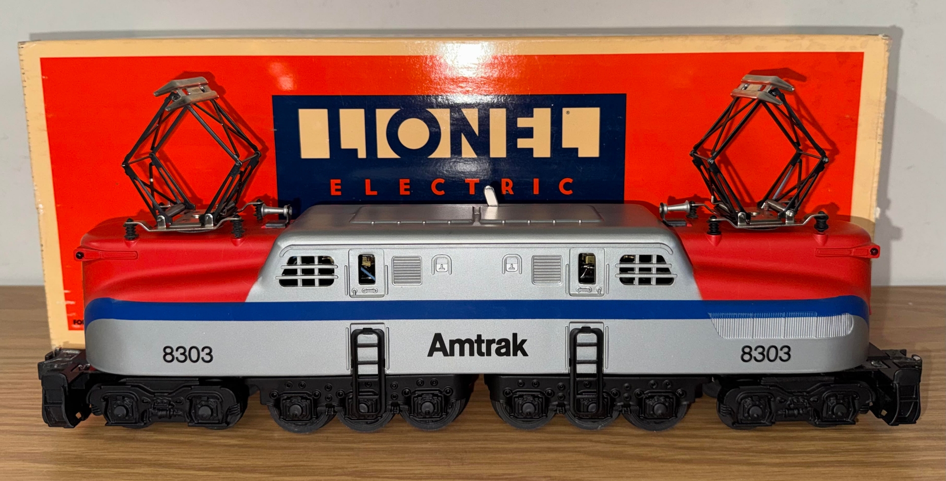 Grzyboski's Train Store: Lionel Amtrak GG-1 Electric Diesel #8303 (used)